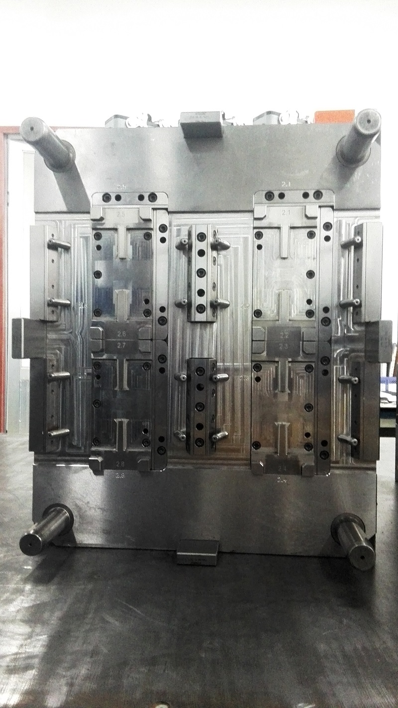 Mold tool sample 1-易默生精密模具科技有限公司