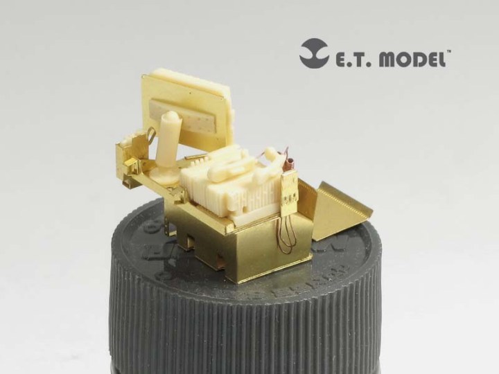 E35-078 US ARMY HUMVEE Blue Force Tracker & SINCGAR Unit-企业官网