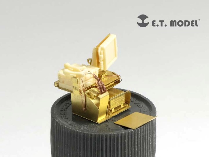 E35-078 US ARMY HUMVEE Blue Force Tracker & SINCGAR Unit-企业官网