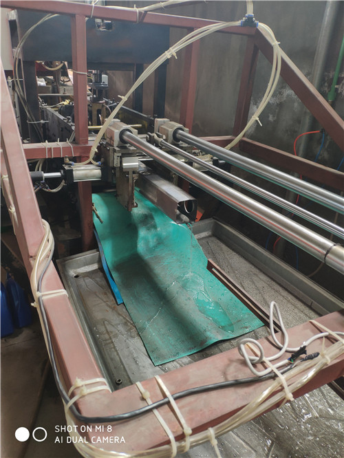 SOLAR COLLECTOR INNER MANIFOLD AUTOMATIC FORMING MACHIINE-企业官网